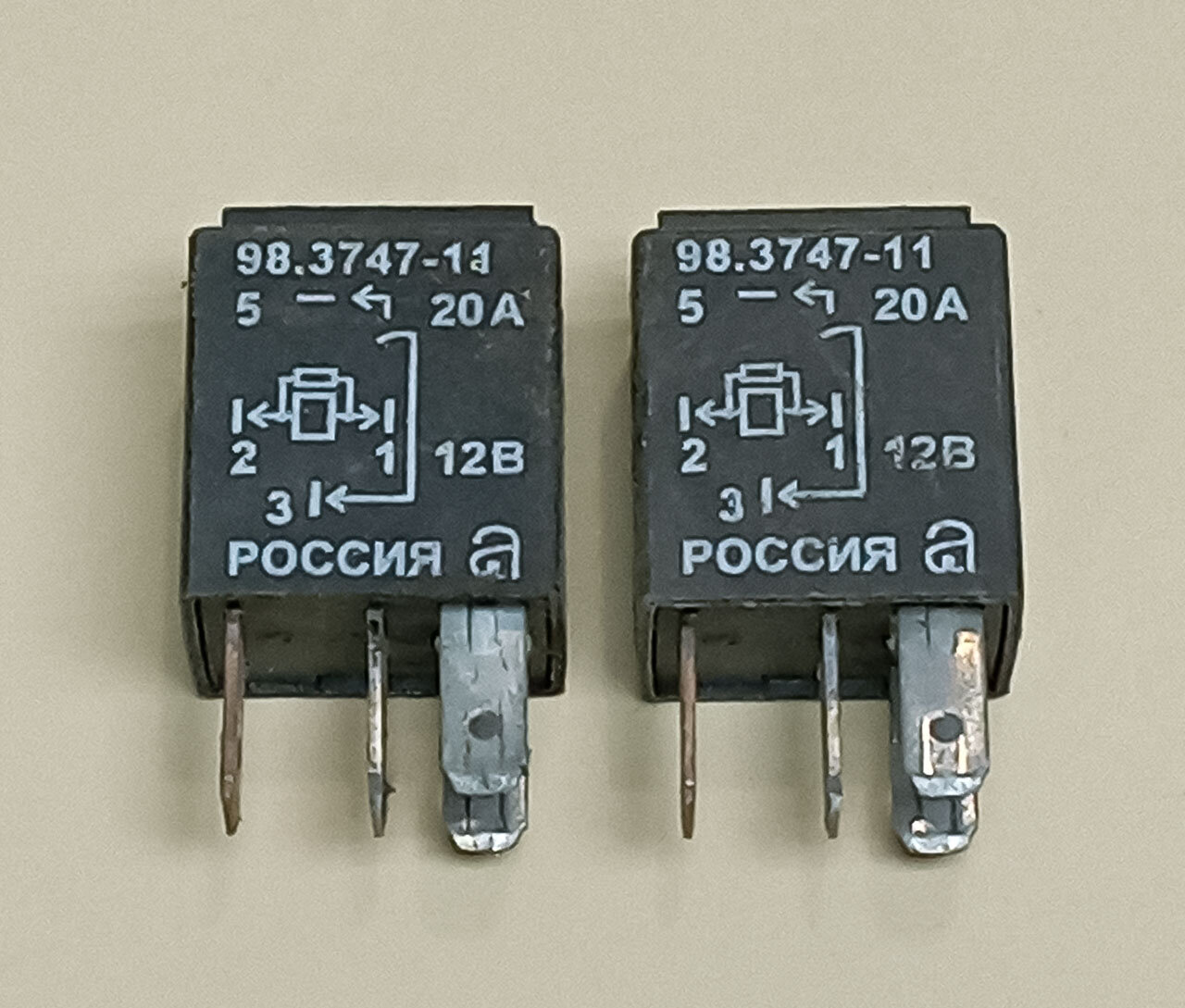 Реле 4 контакта 98.3747-11