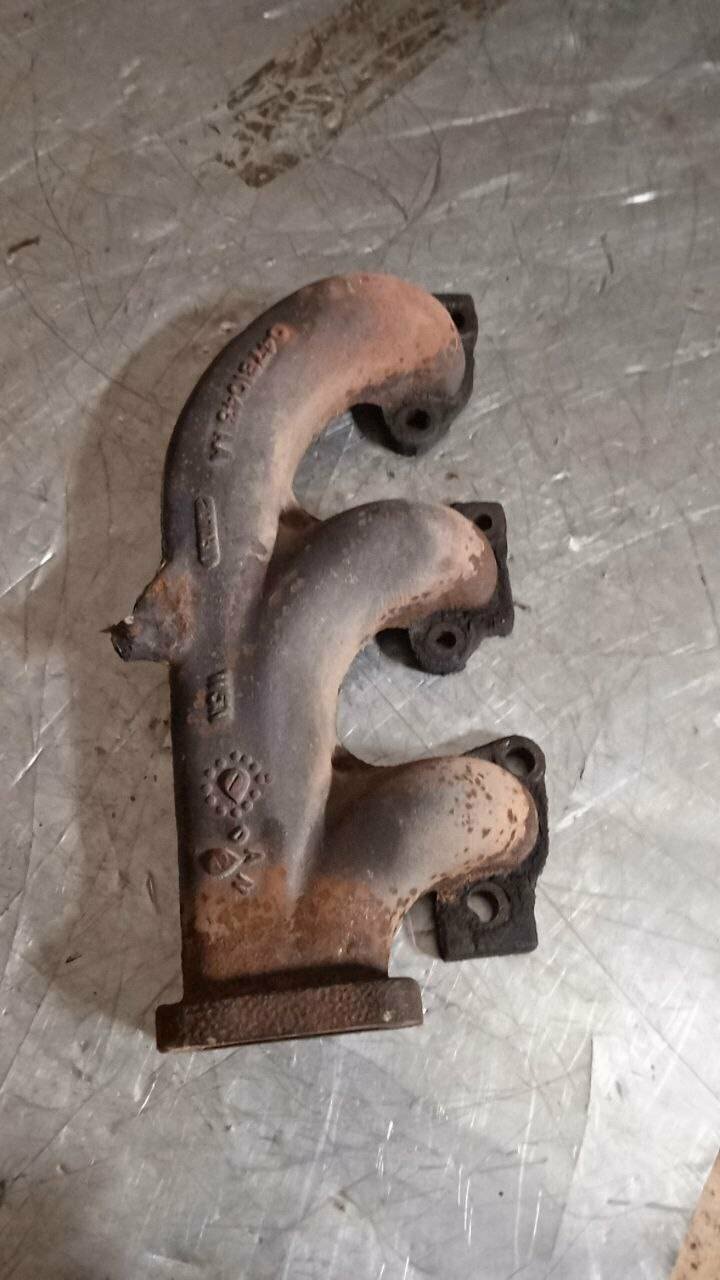 Выпускной коллектор Dodge Grand Caravan 2004 04781043AA