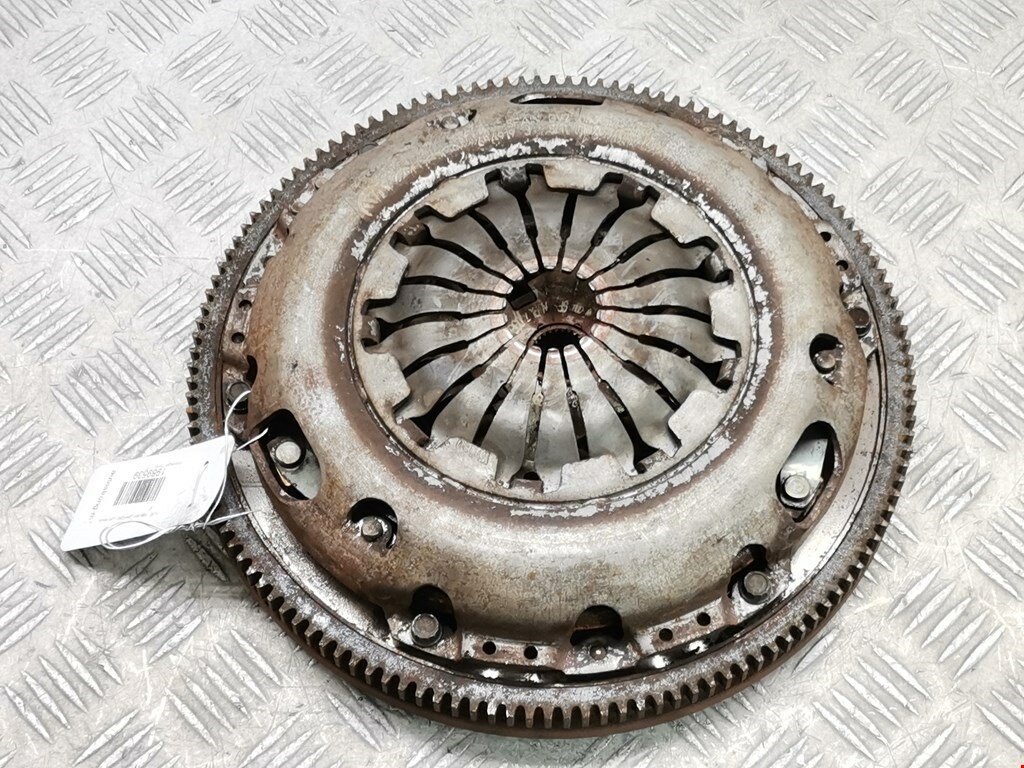 Маховик (демпфер сцепления) Volkswagen Touran 1 030105271L арт. 1989539