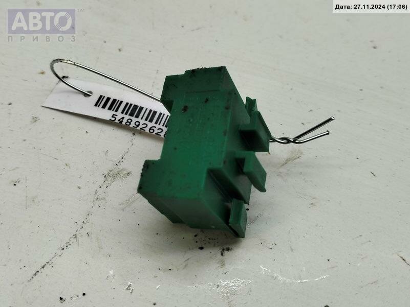 Корпус блока предохранителей Volkswagen Passat B4