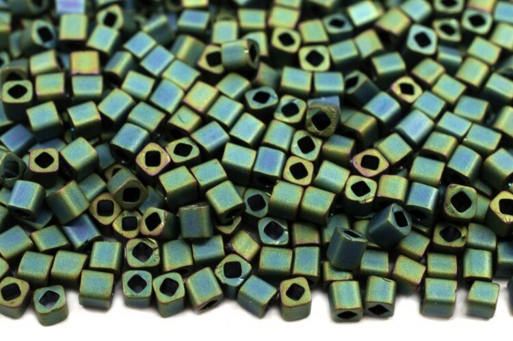 Бисер японский TOHO Cube кубический 1,5мм #0706 изумрудный, матовый ирис, 5 грамм