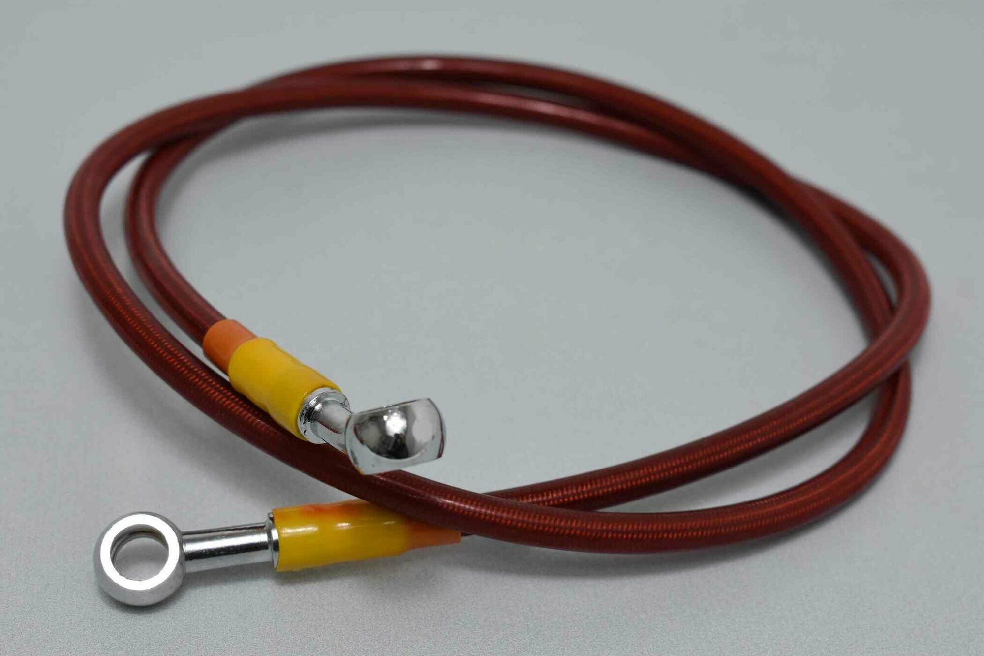 Шланг гидравлический тормозной (армированный) L 1100 d 10мм красный