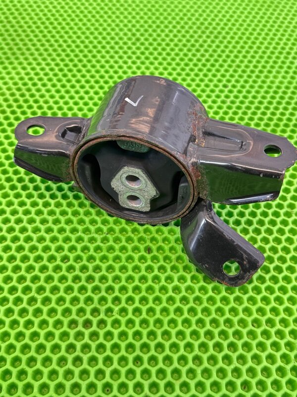 Подушка двигателя левая Kia Ceed JD D4FB 2012-2016 21830A5200