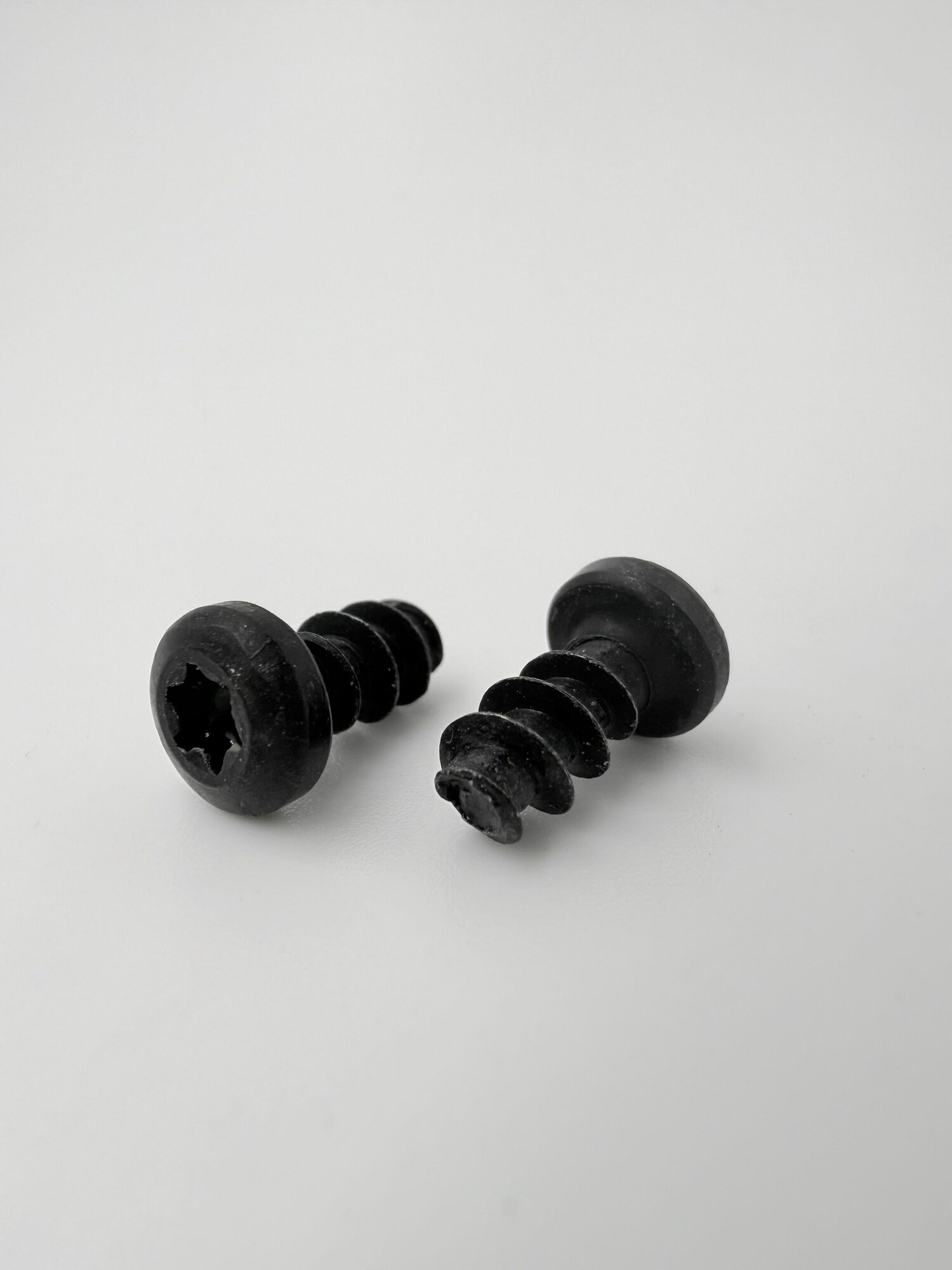 N91176801 Винт М5х10 VAG оригинал, саморез новый с плоской головкой и внутренним Torx T20