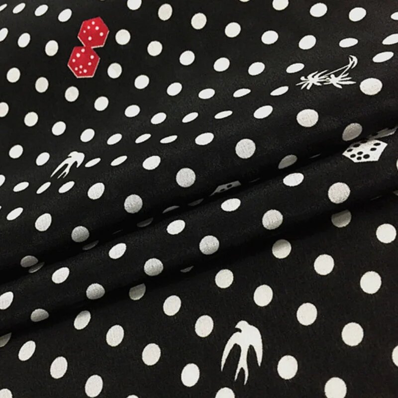 Креповой шелковый материал, черный горошек, 100% шелк, 14 мм, 1 метр