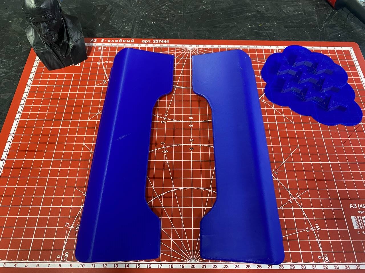 Облицовка порога Audi RS7 2014 года, модель 4G8 853 445 A передняя левая