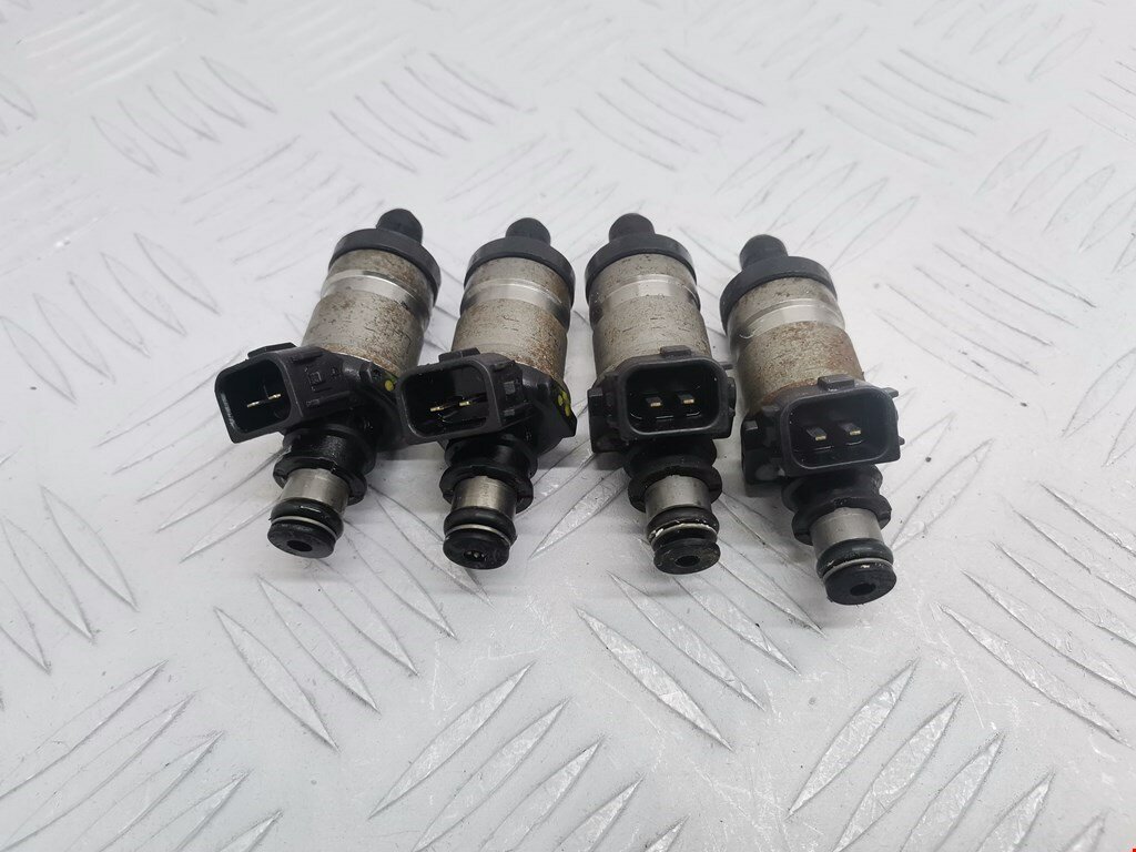 Форсунка бензиновая электрическая Rover 600 MKG100210 арт. 1649110