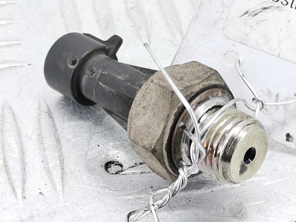 Датчик давления масла Opel Astra H 55202374 арт. 1965932