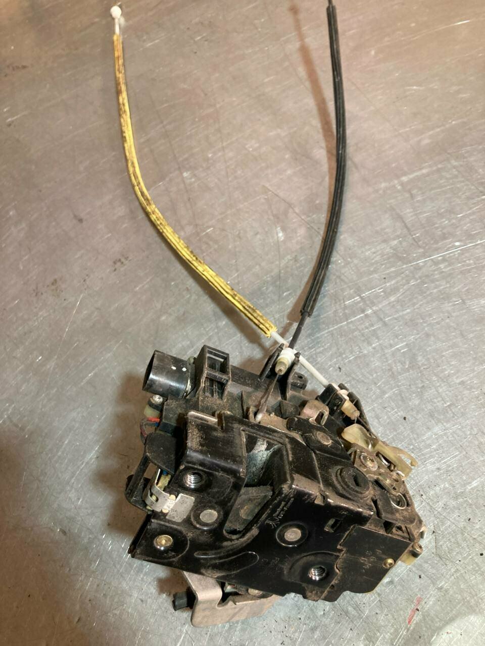 Замок двери задней правой Audi A6 C5 (1997 - 2001) 4B0839016H