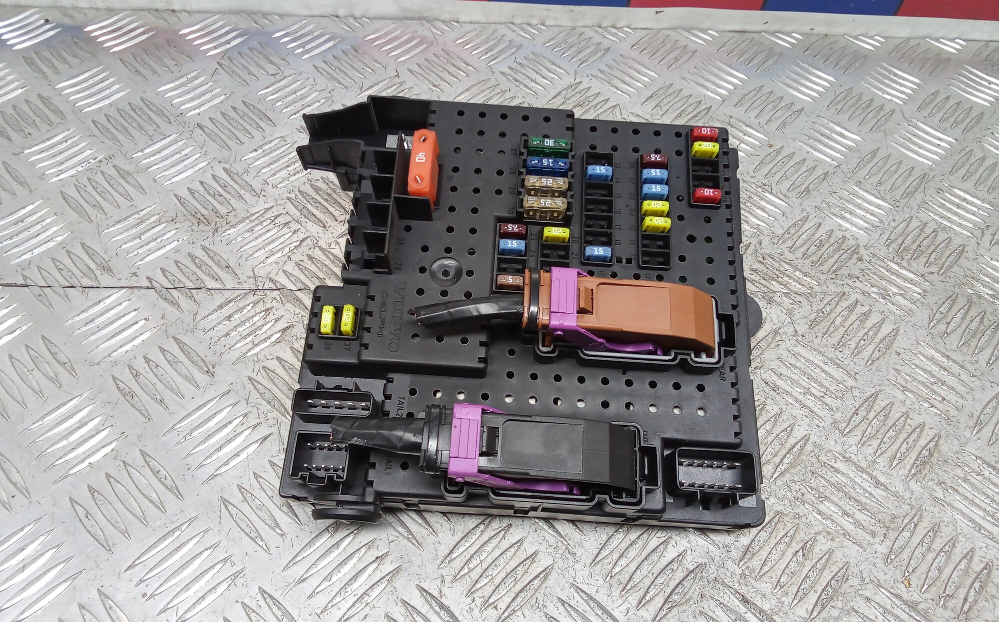 Блок предохранителей VOLVO S60 1, Номер 30732769