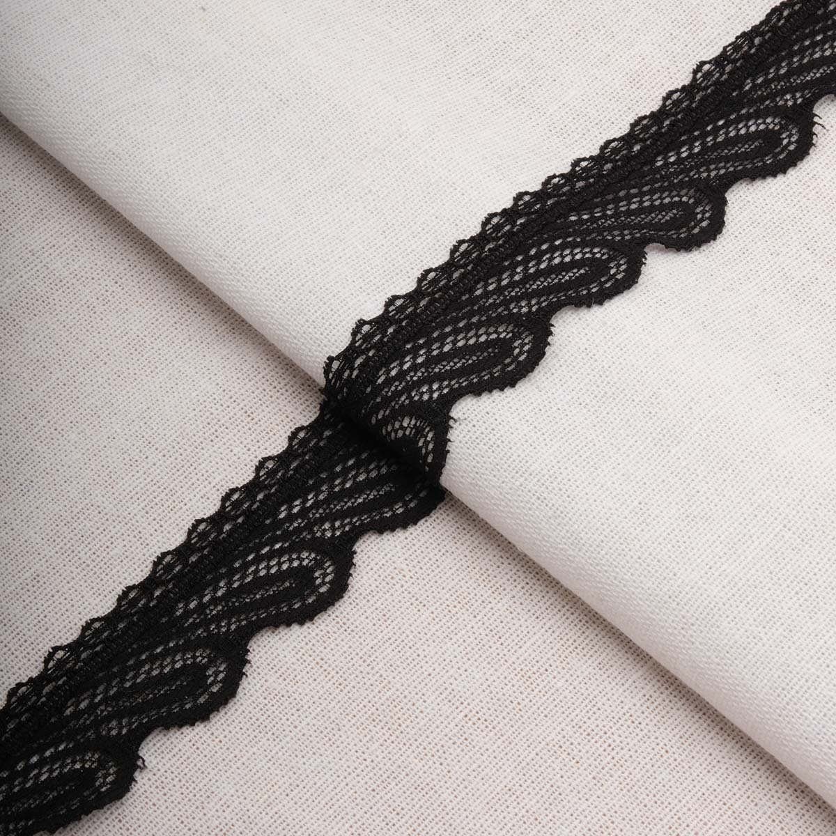 Кружево эластичное для рукоделия и шитья Айрис, 3см*22,86м (черный)