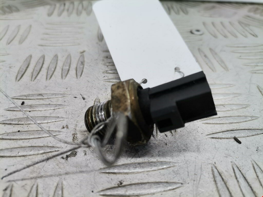 Датчик давления масла Ford Mondeo 2 1066811 арт. 2154886