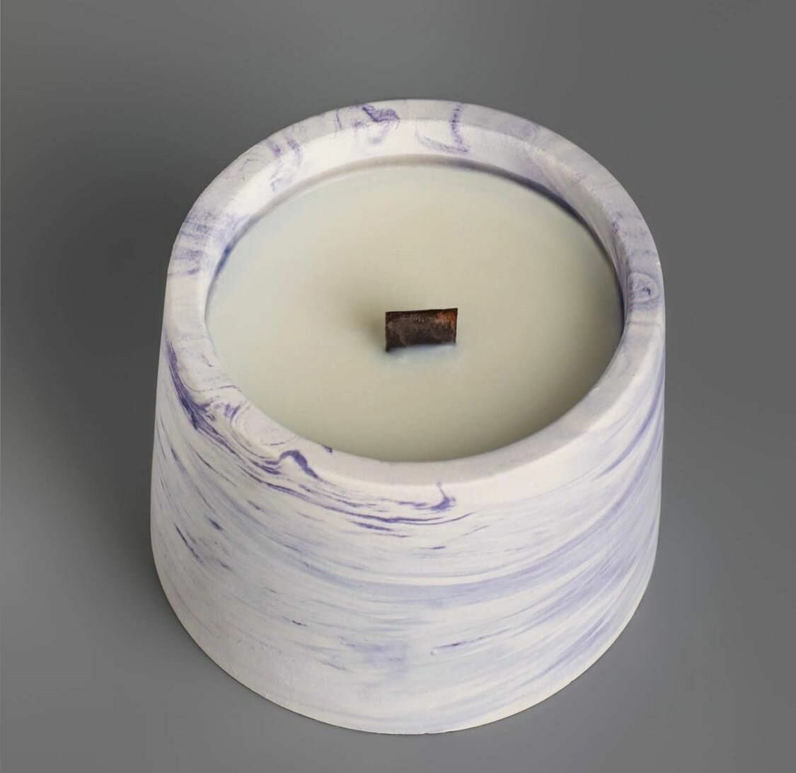 Свечи в бетоне на подставке