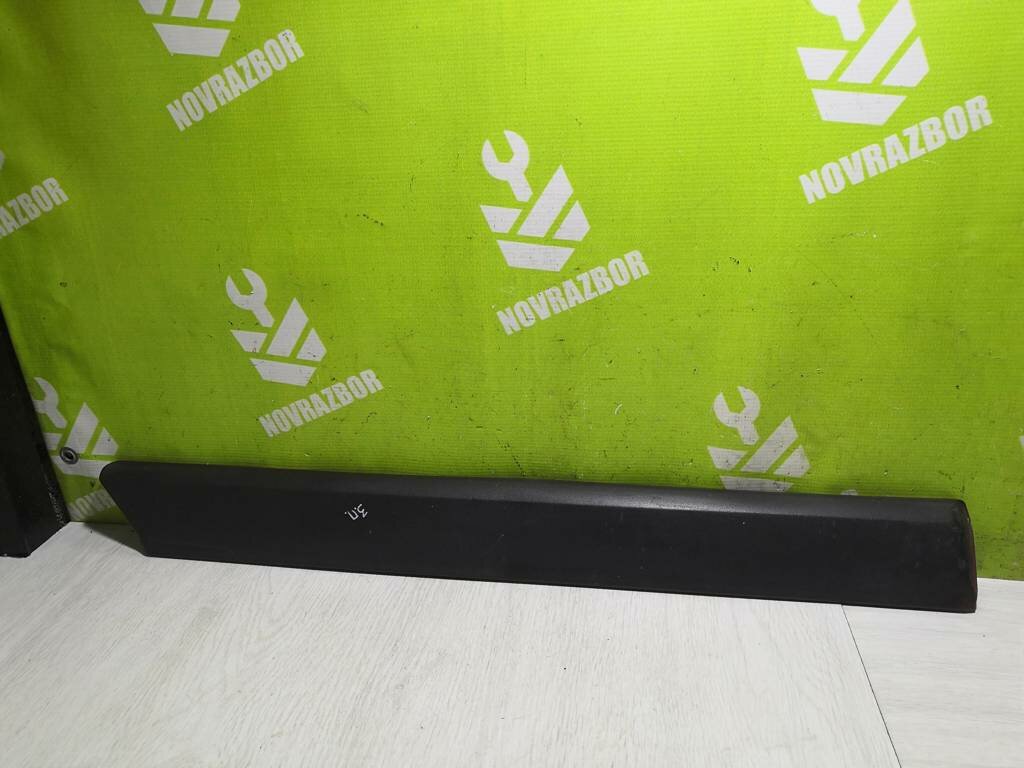 Молдинг задней правой двери VW Passat B3 1988-1993