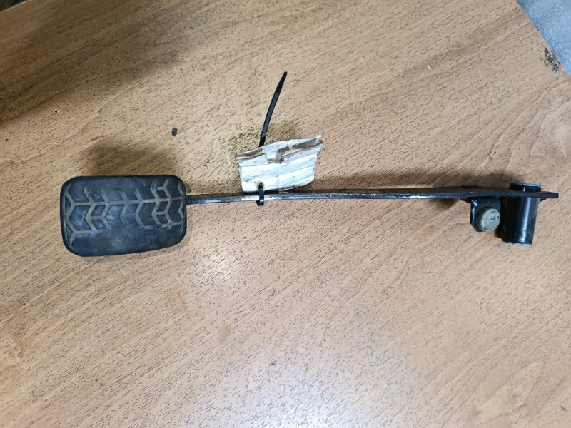 Б/У педаль сцепления , Киа Спектра Педаль сцепления Kia Spectra 2004-2011 LD 26111 Hyundai-KIA арт. 0K2AA43070F