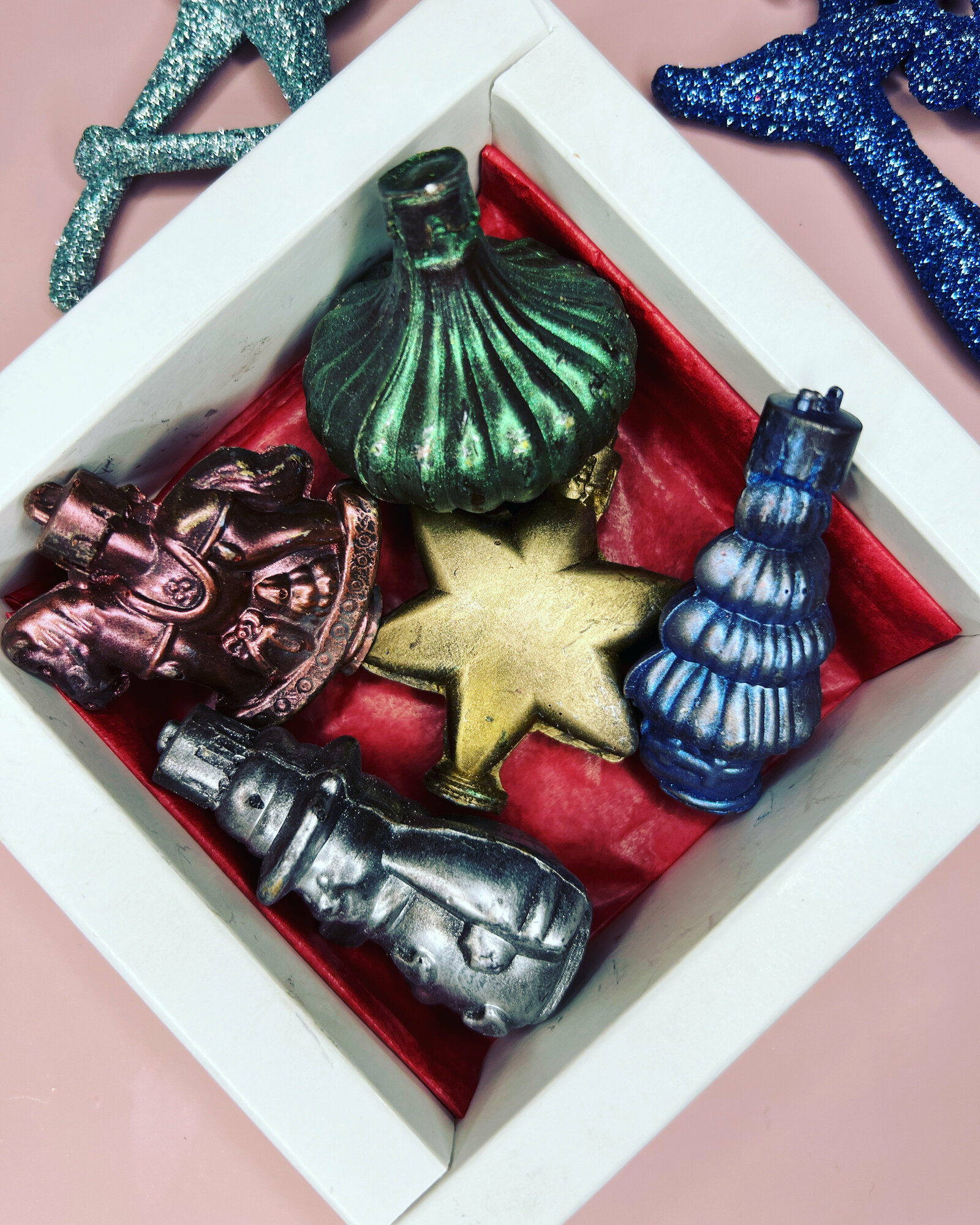 Шоколадные новогодние игрушки , молочный шоколад, ручная работа