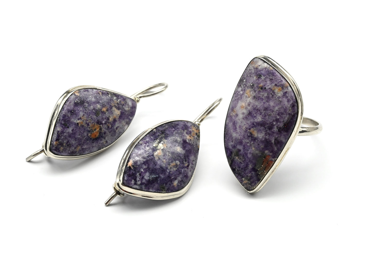 Комплект бижутерии: кольцо, серьги, флюорит