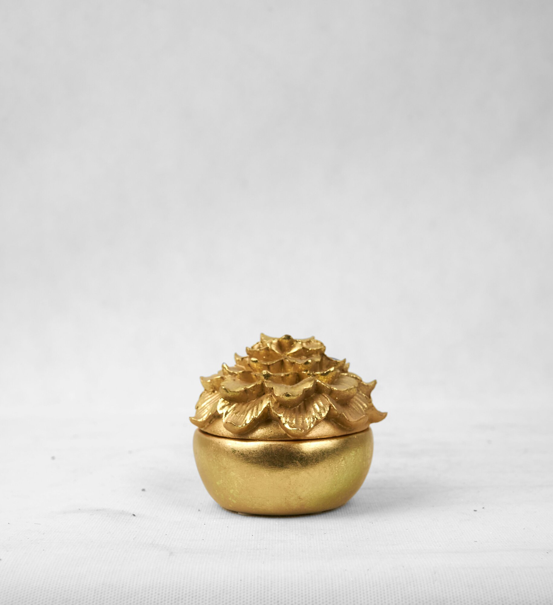 Шкатулка Золотые цветы, диаметр 8 см, высота 8 см, Country Artists