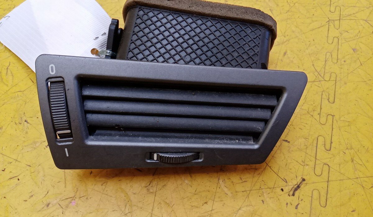 Дефлектор воздушный 7-серия E65/E66 BMW 64228223334