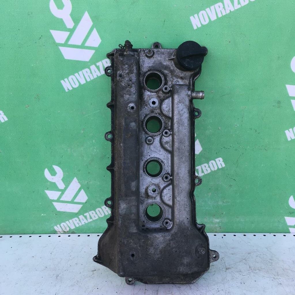 Крышка головки блока (клапанная) Toyota Corolla E12 2001-2006
