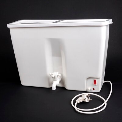 Водонагреватель электрический 17 л, 1.25 кВт, температура нагрева 20-60 градусов, ручная регулировка, пластиковый корпус.