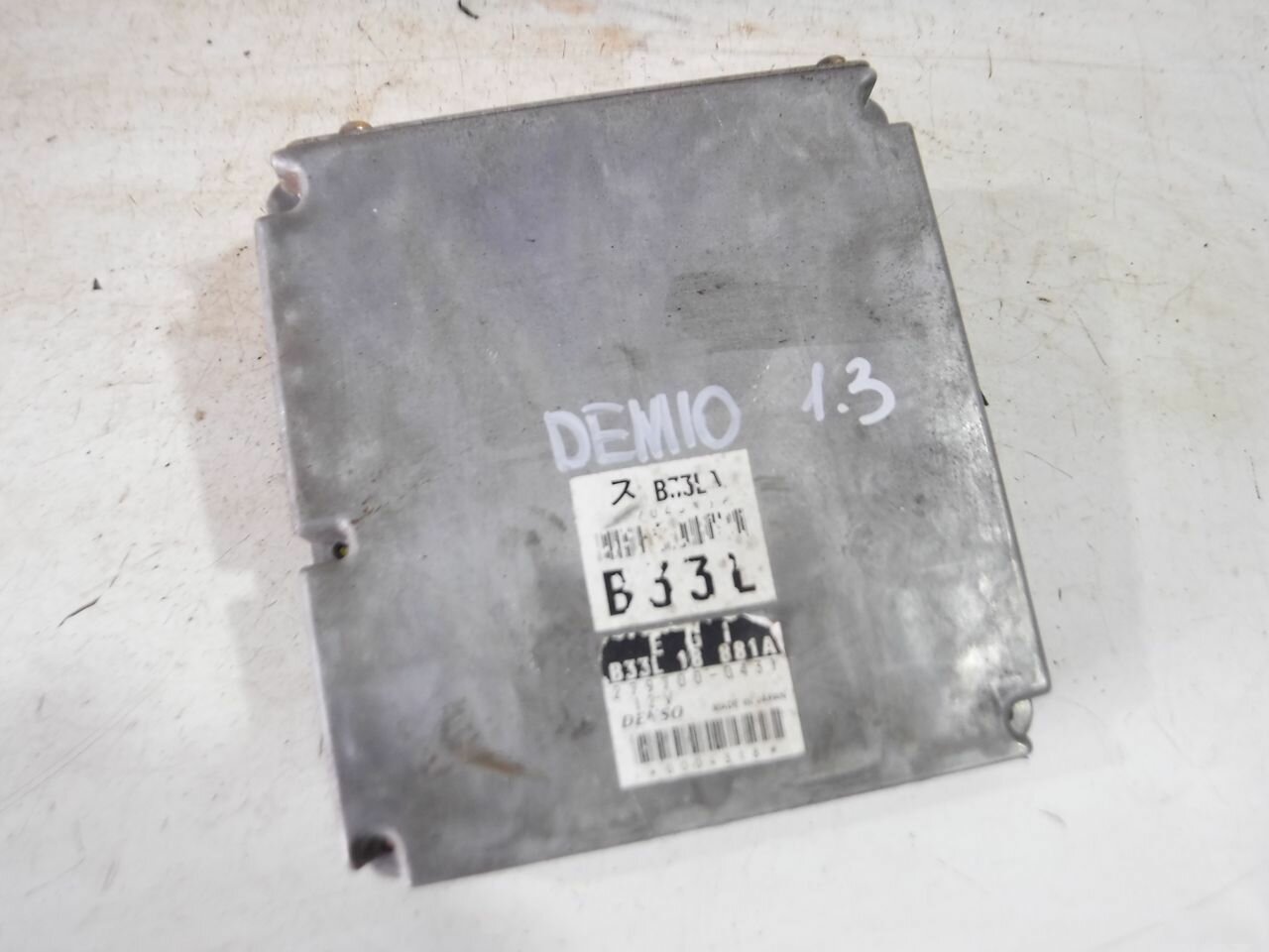 Блок управления двигателем Mazda Demio DW (1996—2003) B33L18881A