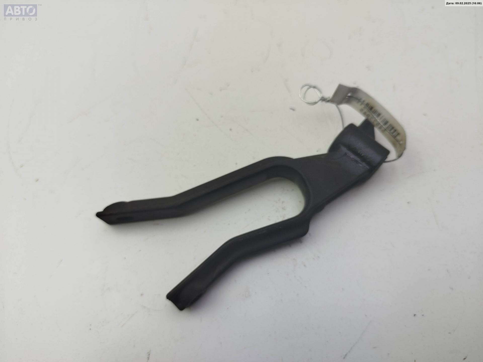 Кронштейн радиатора Opel Astra H (2004-2009)