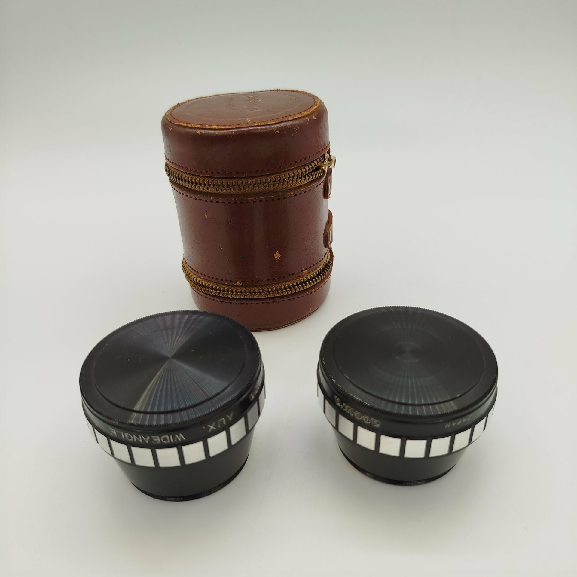 Набор из двух объективов Accura (широкоугольный и телеобъектив) в родной упаковке