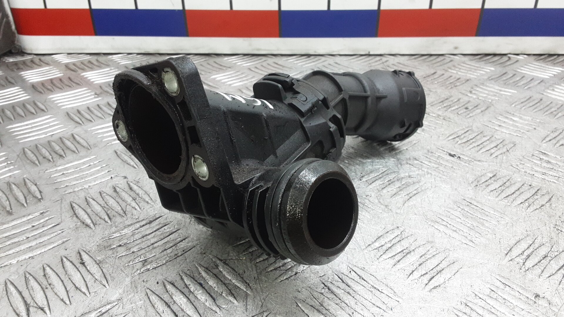 Корпус термостата дизельный SKODA OCTAVIA A7, Номер 04L121026F, 04L121026Q