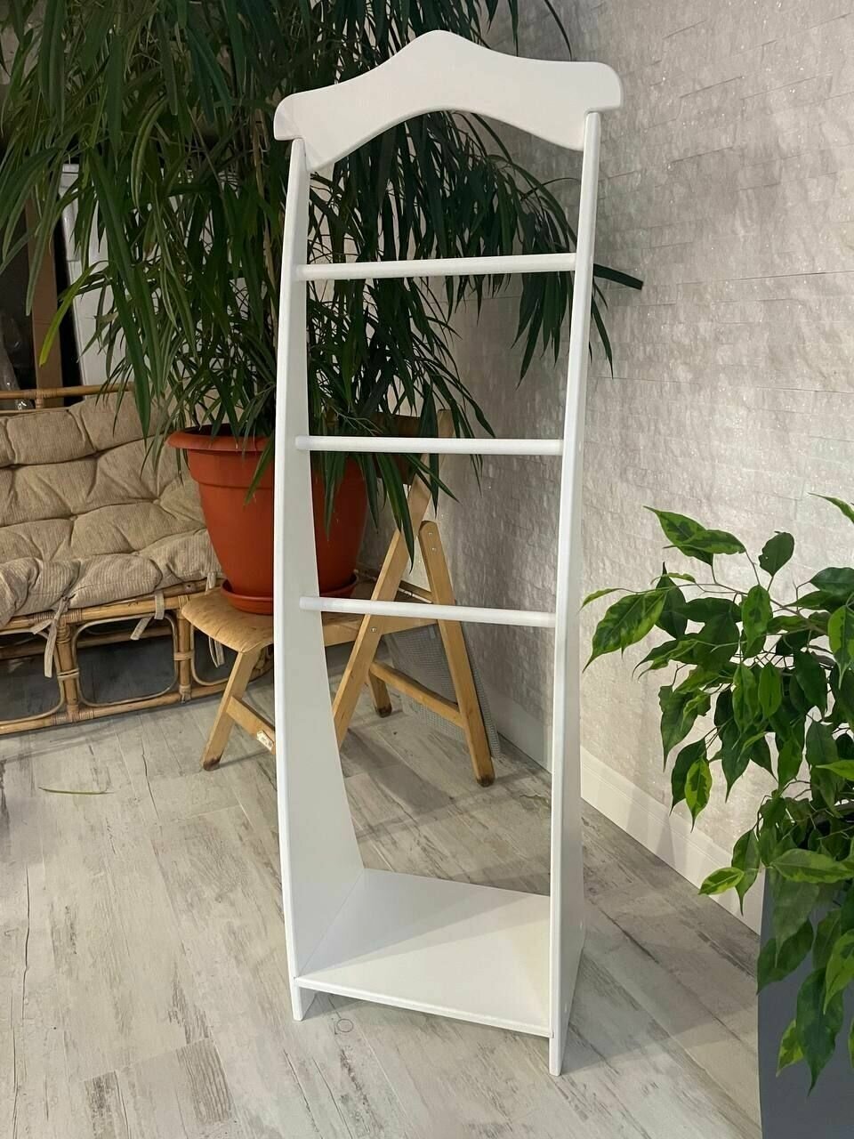 Вешалка напольная деревянная Milltrees // Рейл из дерева // Для одежды, обуви, пиджака, платья // Без колесиков // С плечиками // Милтрис