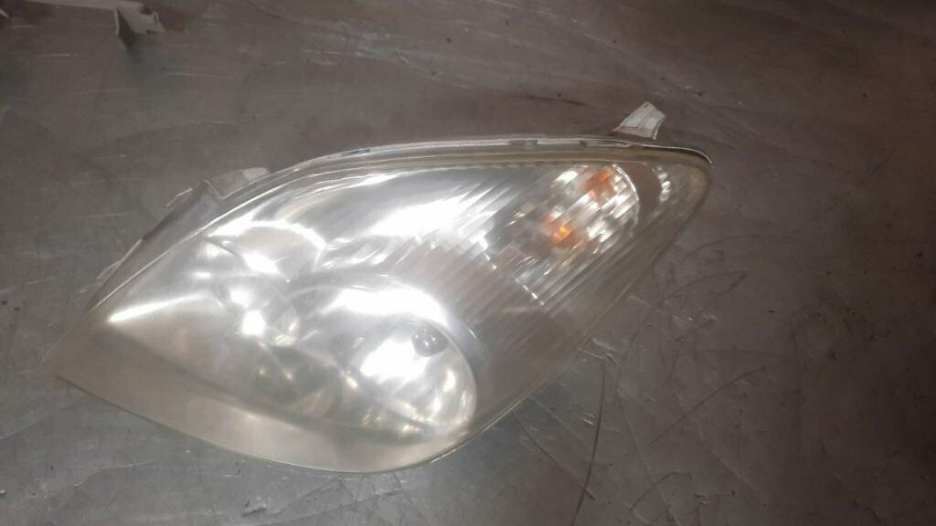 Фара левая Toyota Corolla Verso E121 2003