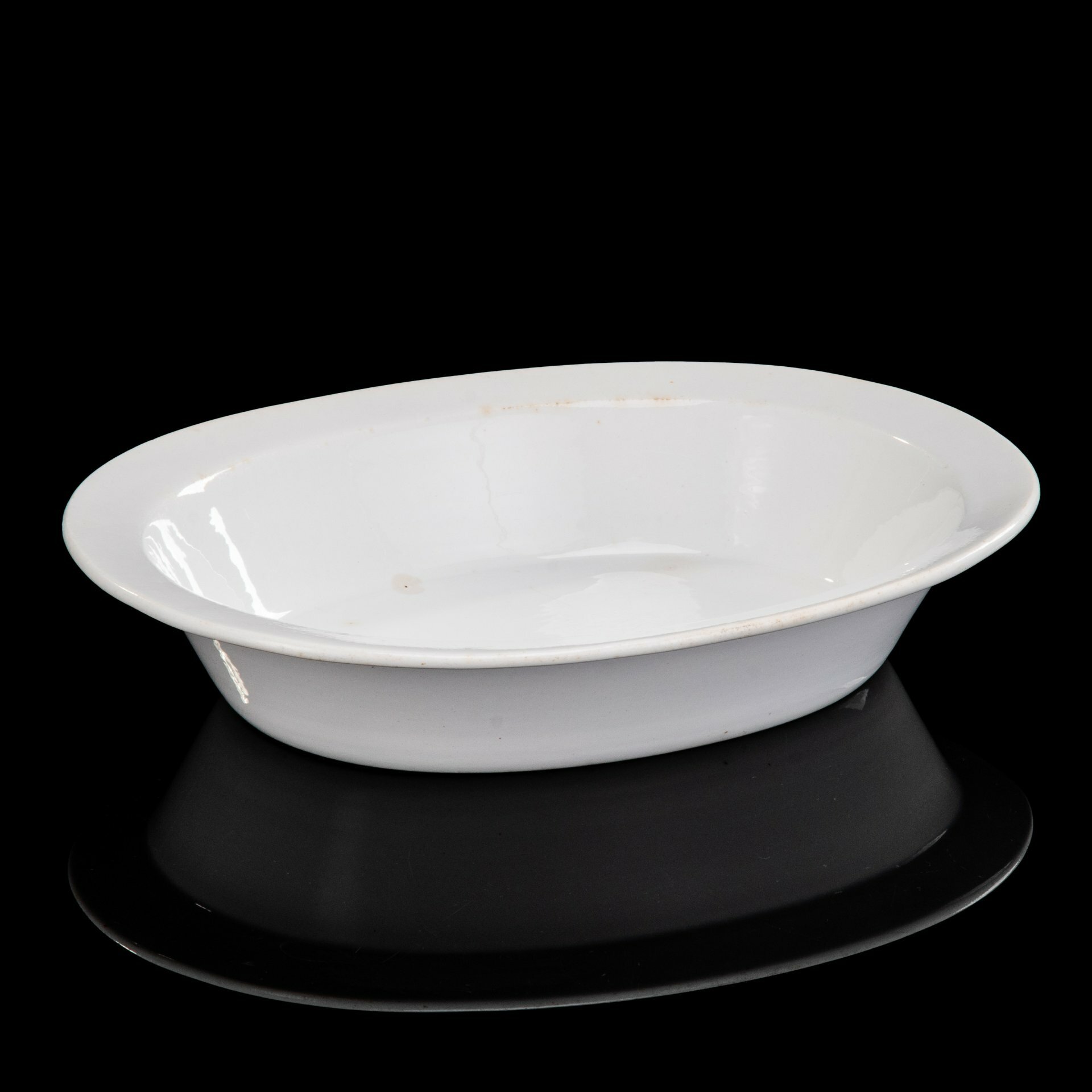 Блюдо глубокое овальной формы, фаянс, глазурь, Товарищество М. С. Кузнецова