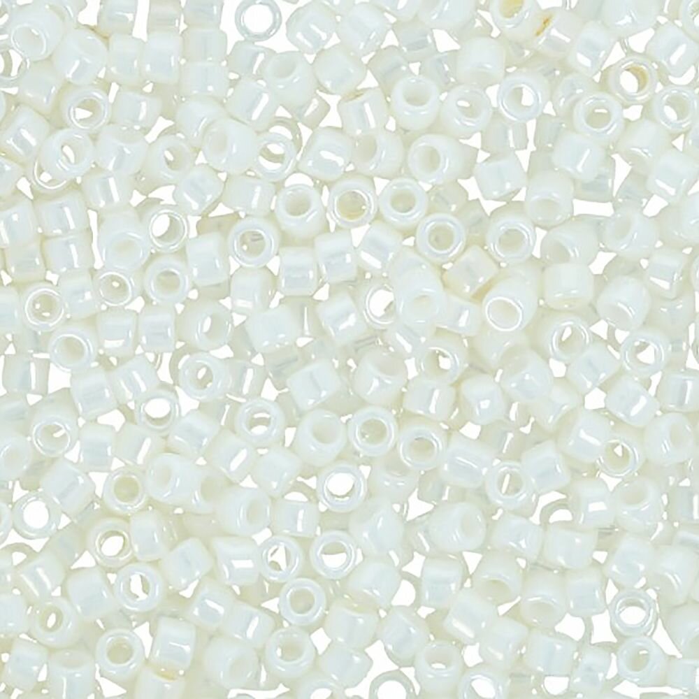 Бисер Япония "TOHO" 11/0 TREASURE №1 1.6 мм 5 х 5 г №0122 молочный/перламутровый