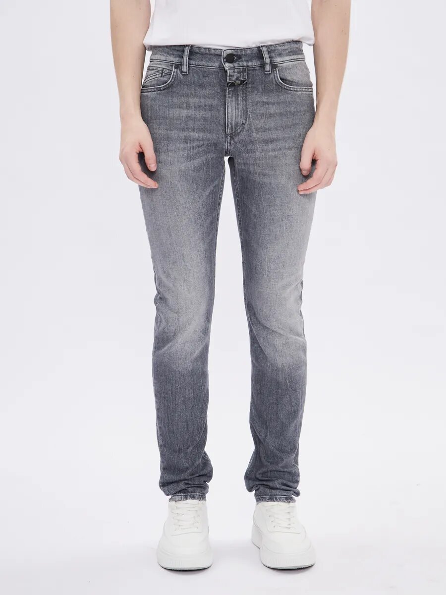 Джинсы зауженные 