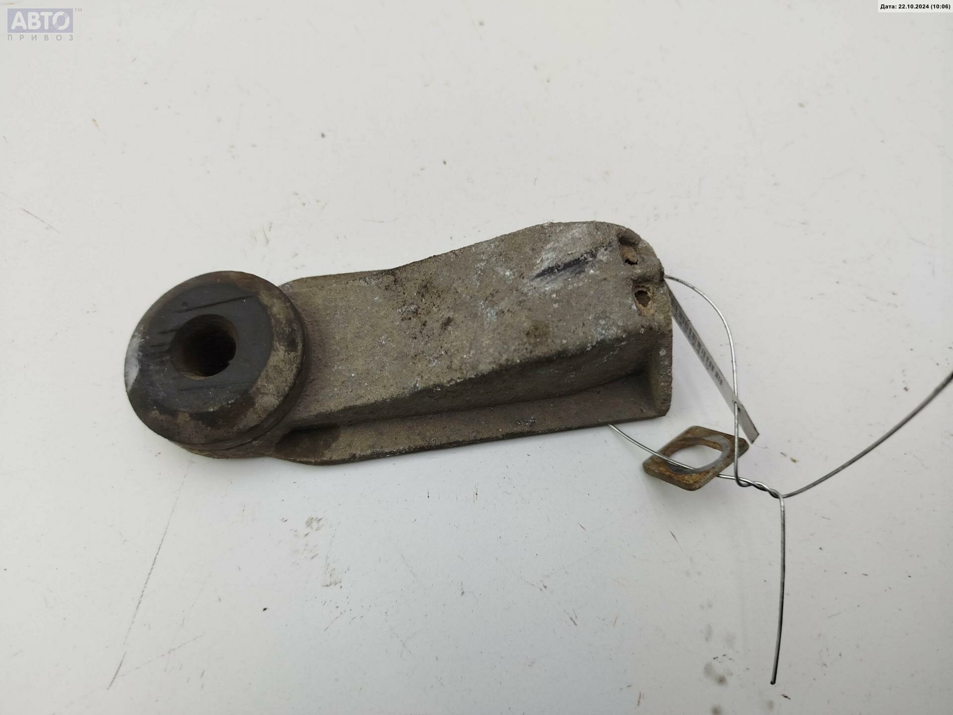 Кронштейн радиатора Opel Signum (2003-2008)