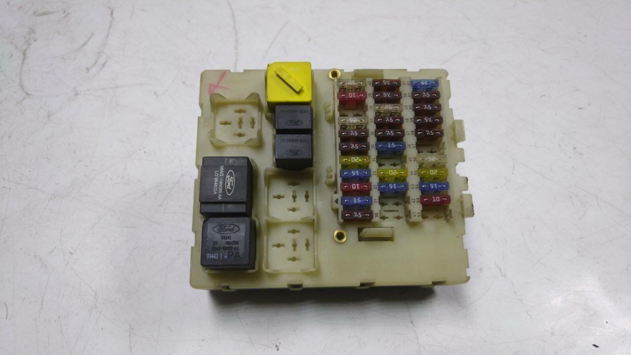Блок предохранителей Ford Focus (1998 - 2001) 98AG14A073CH