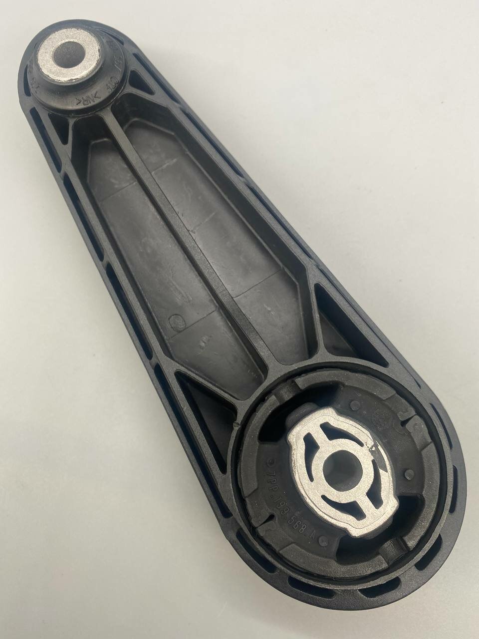 Верхняя подушка Porsche 7PP199331A