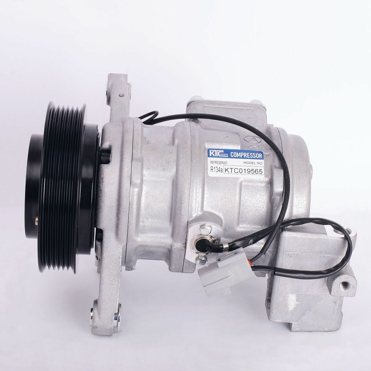 Компрессор Toyota Supra Lexus 8832014600 447220-6121 88320-30651 6PK (19565)