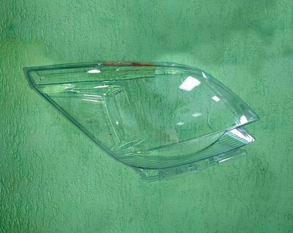 Стекло фары правое Chevrolet Cobalt (аналог)