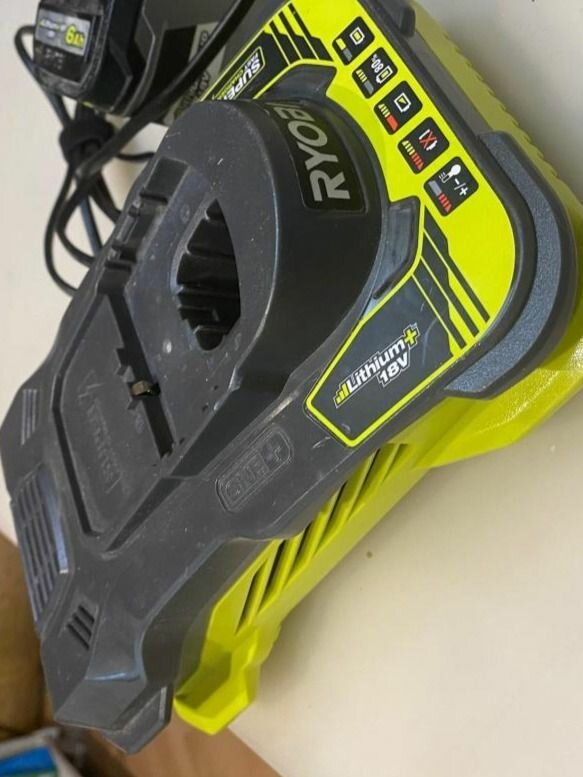 Зарядное устройство Ryobi ONE+ RC18150 5133002638
