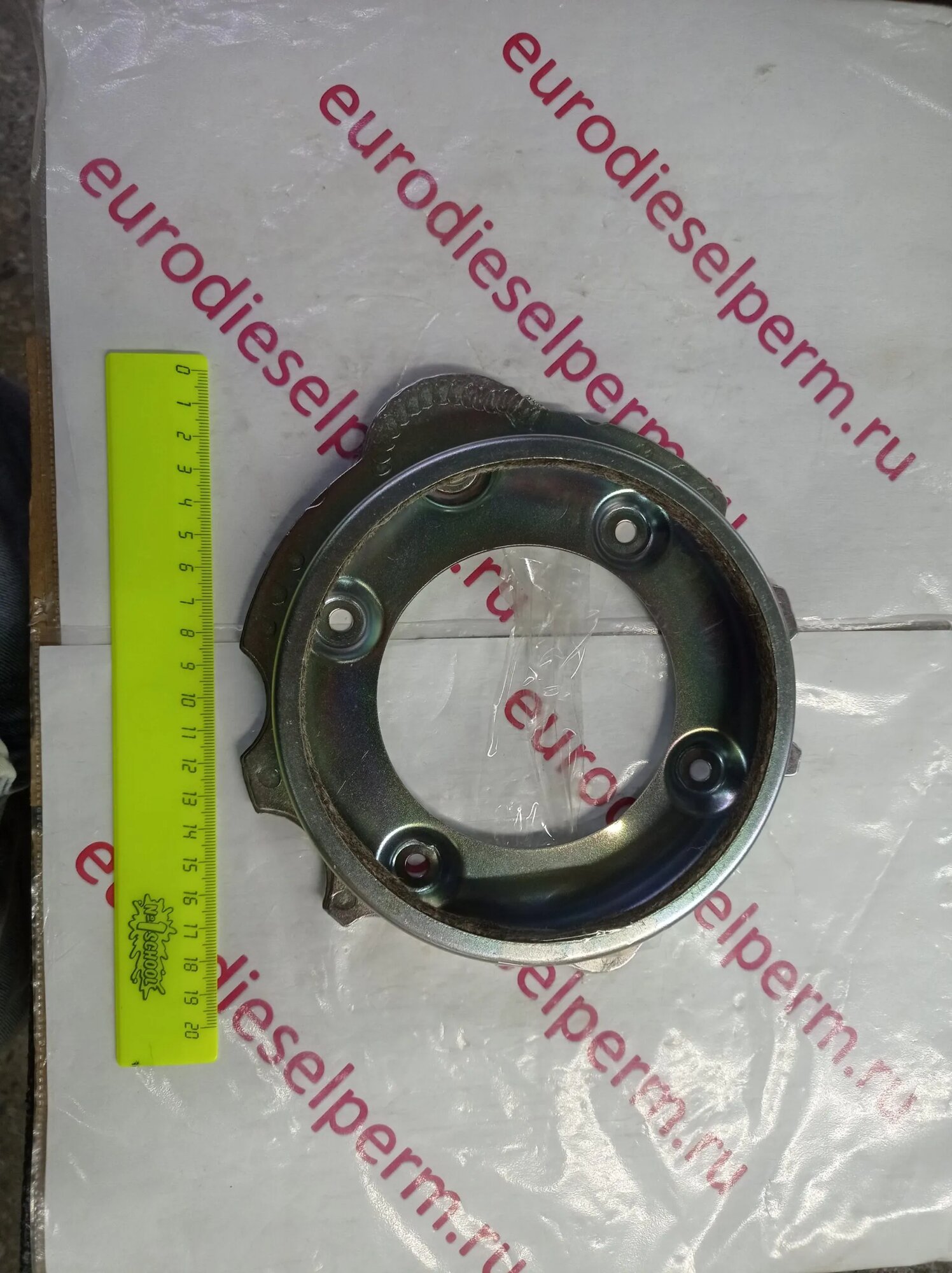 Маслоотражатель заднего сальника полуоси 3307. 3309, 33096