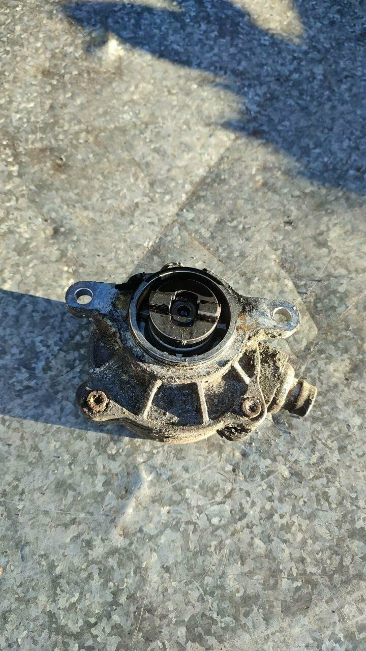 Вакуумный насос Renault Master 2 рест. 2007 8200640105