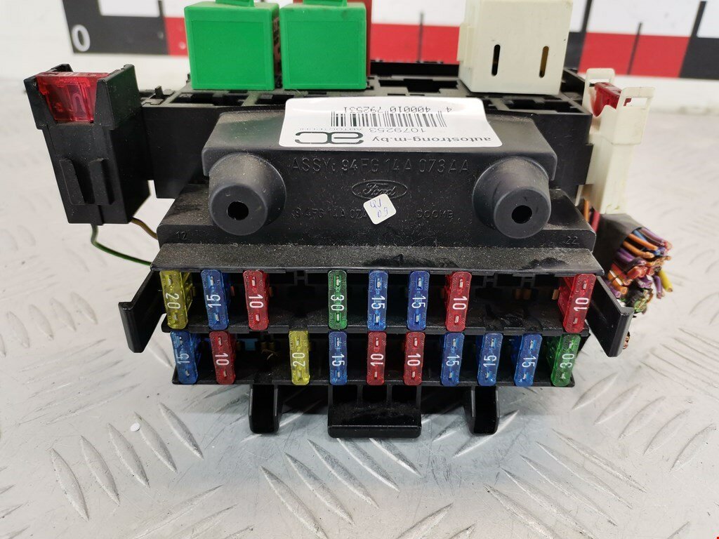 Блок предохранителей Mazda 121 94FG14A074 арт. 1079253