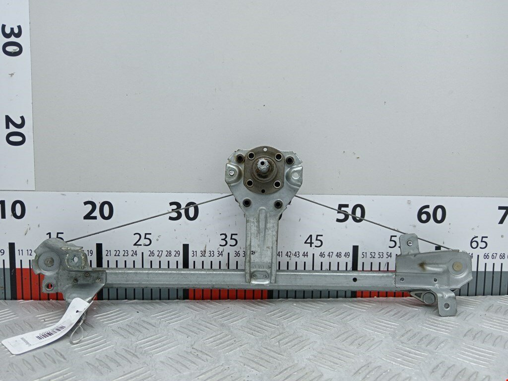 Стеклоподъемник механический двери задней правой Opel Omega B 90459120 арт. 2061093