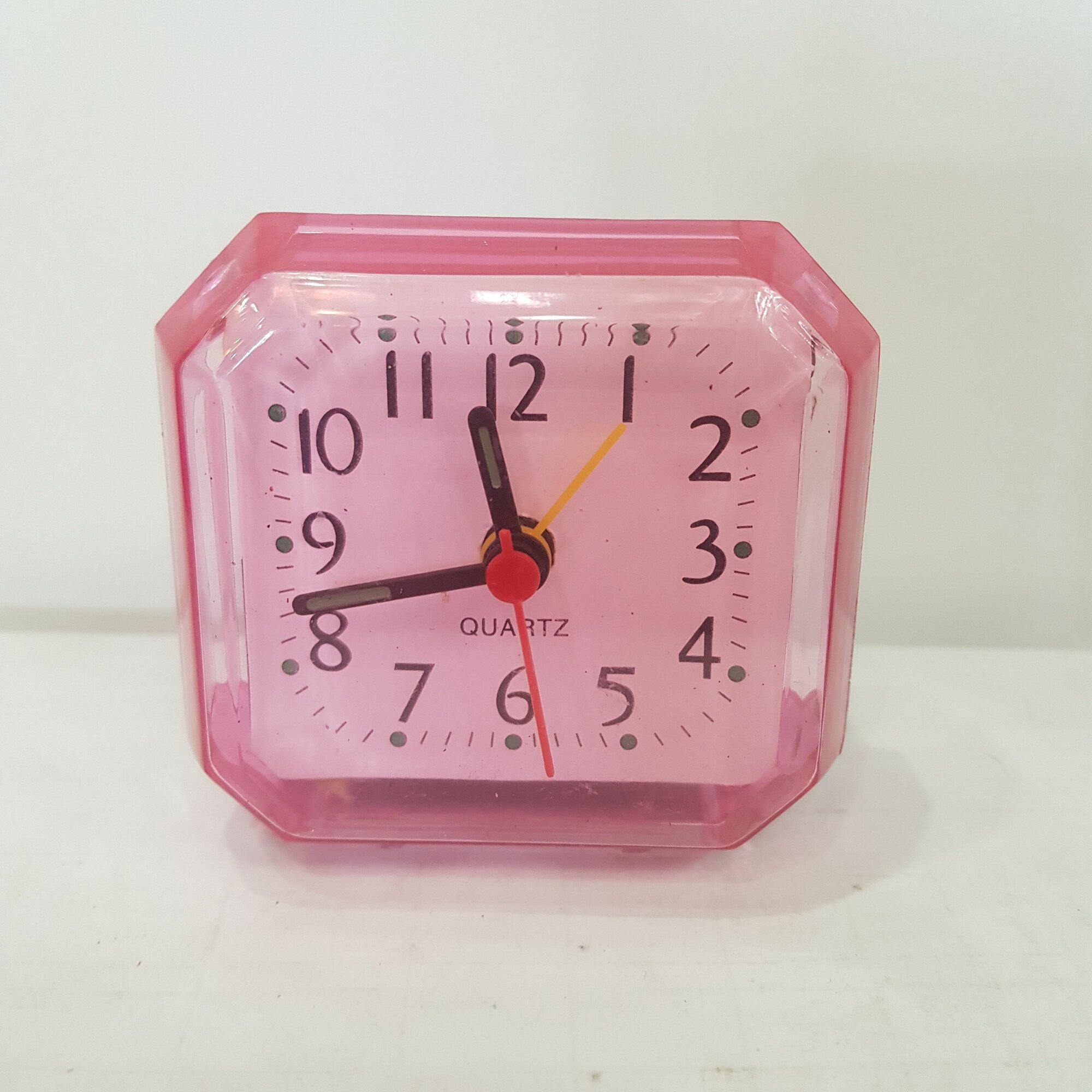 Часы Будильник настольный "Art Hause" 6х6,5х3см, 7755, на батарейке АА, розовый
