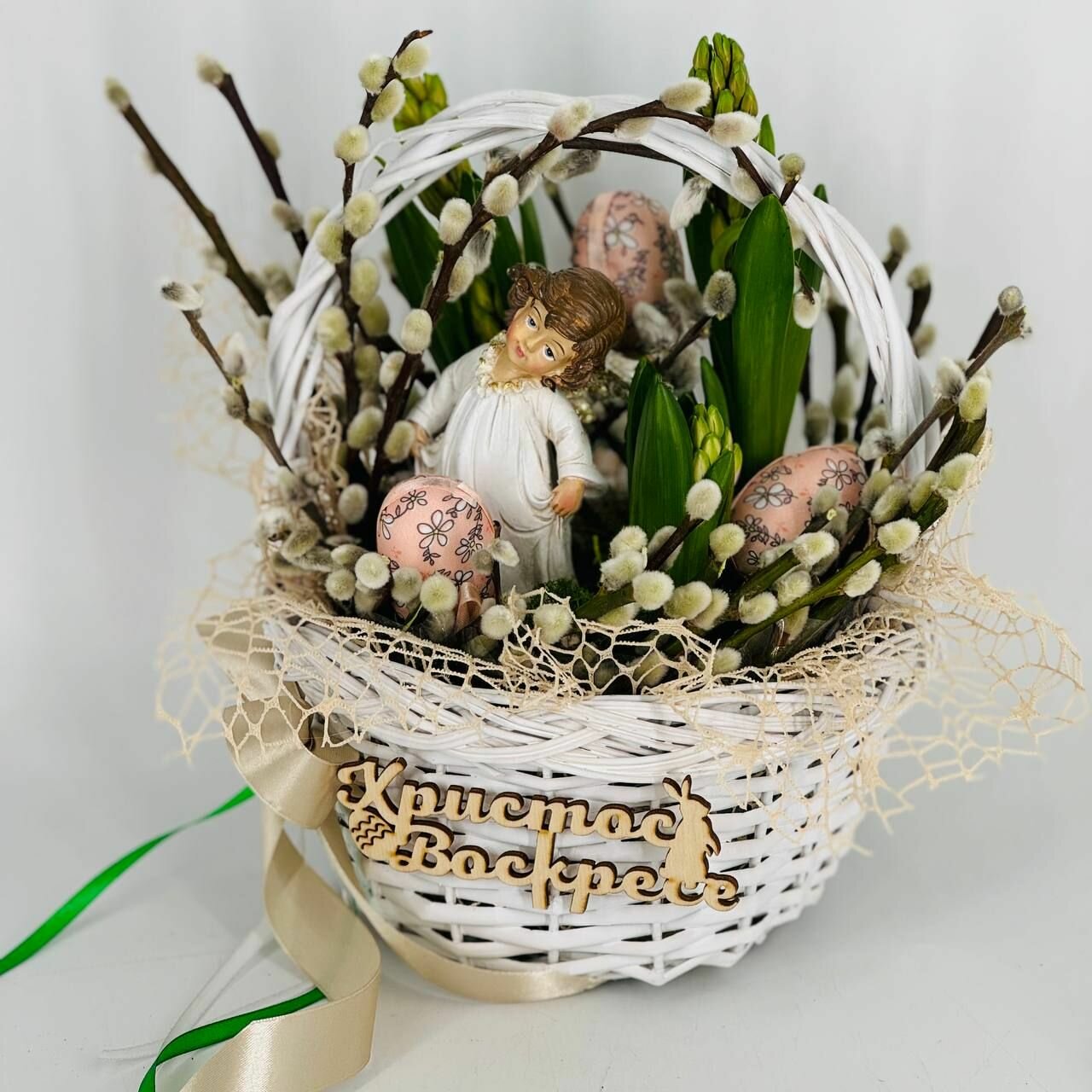 Первоцветы гиацинты с вербой, комнатные растения, подарок на Пасху