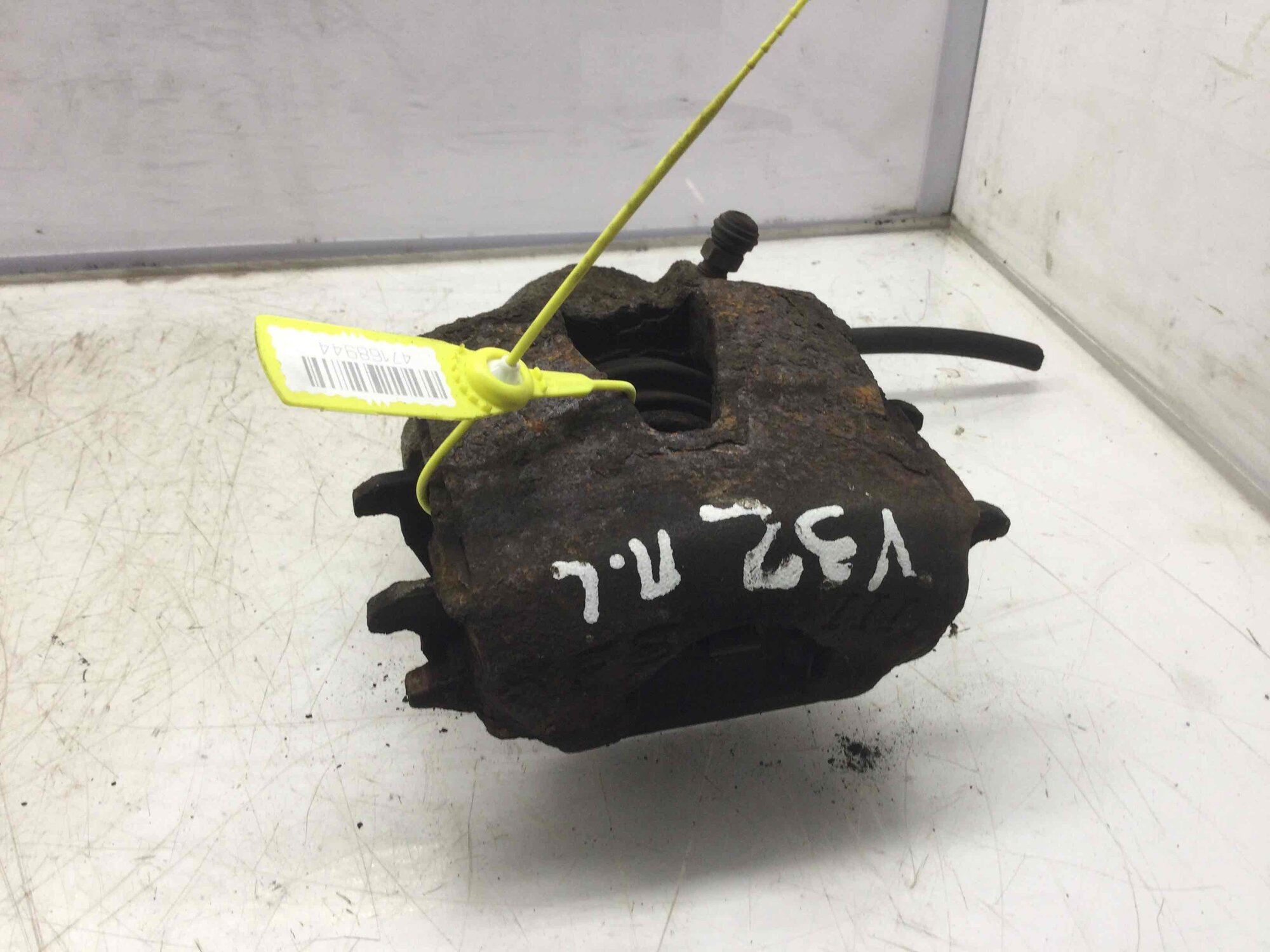 Б/У Суппорт передний левый Skoda Octavia Tour (1996-2000) 2001 г.