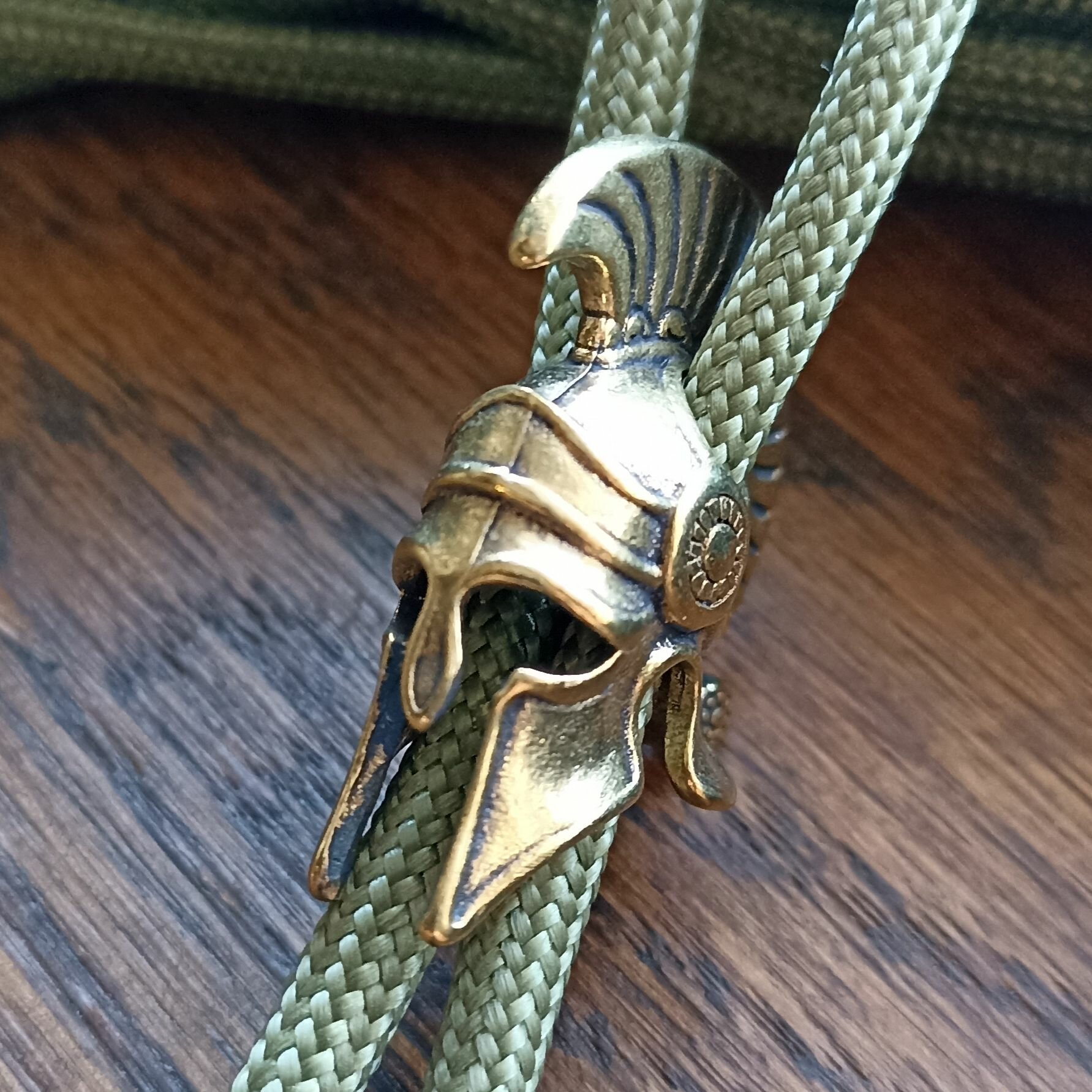 Бусина для темляка"Шлем Спарты". Отверстие 5,5 мм. Бусина темлячная. Шлем. Спартанец