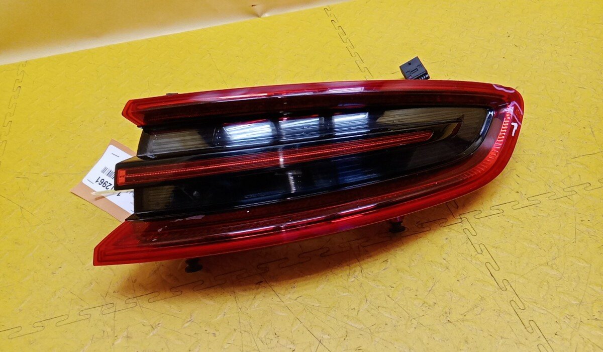 Фонарь задний Macan Porsche 95B945096M