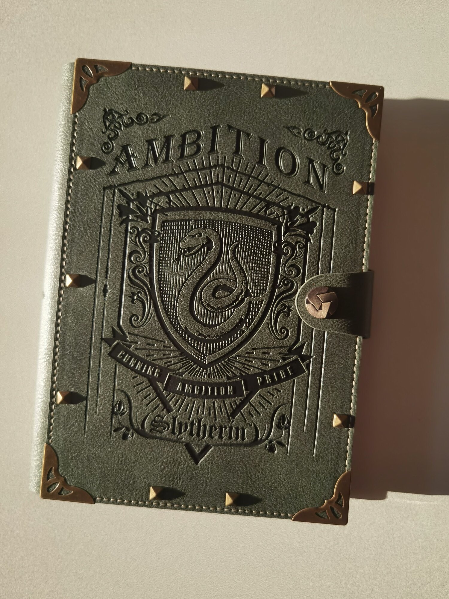 Блокнот Гарри Поттер, обновленный Слизерин, крафтовая бумага, экокожа, тиснение